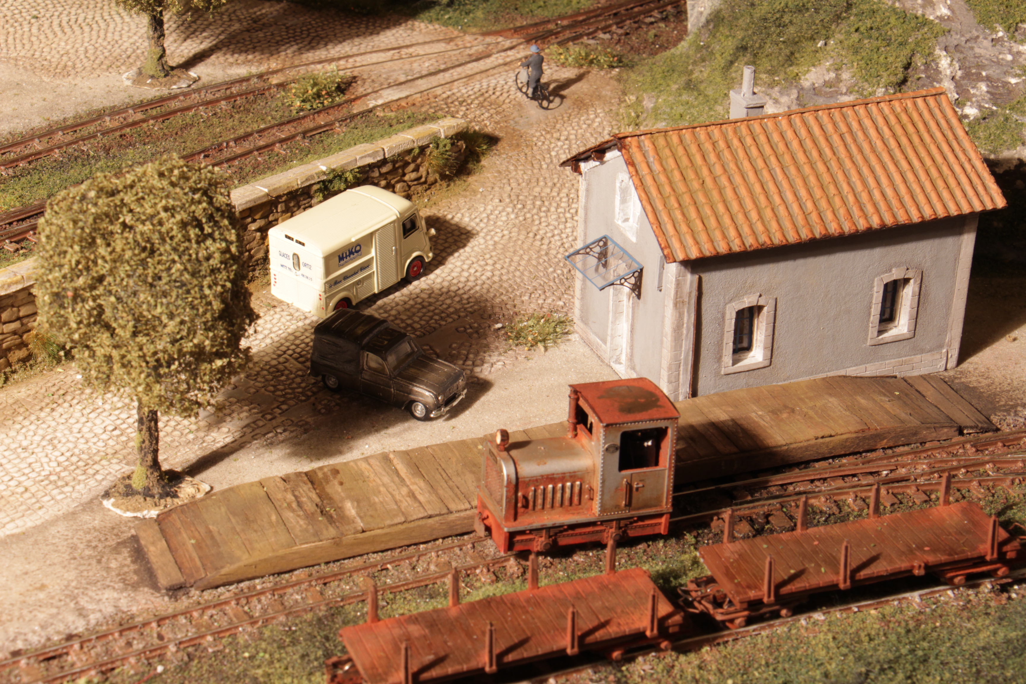 Quai en bois pour votre réseau - Le train de Jules